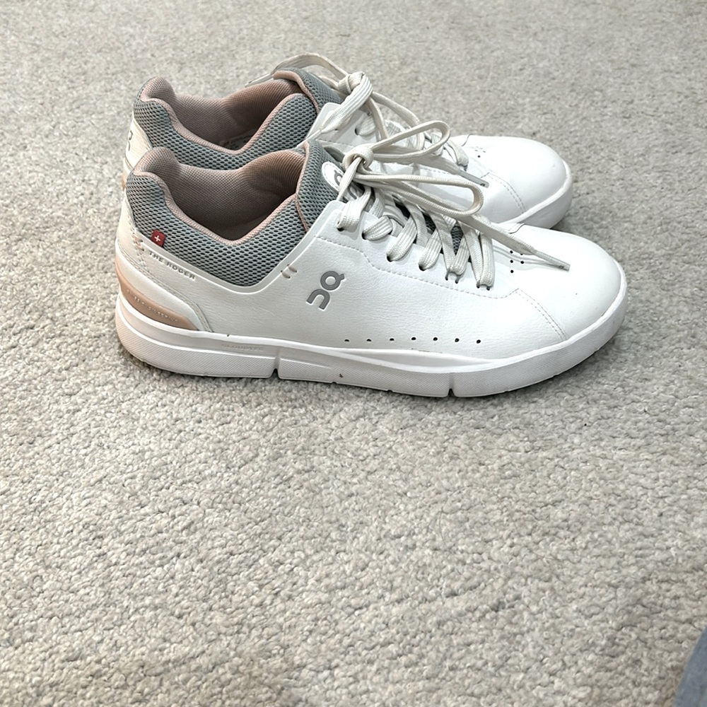 On Cloud On The Roger Advantage Sneakers - Gem